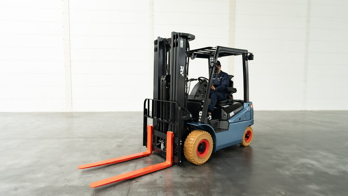 Royal Forklifts R Series 4-wheel Electric Forklift — Ironhawk Equipment